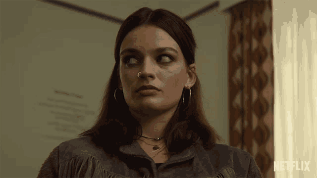 Stare Maeve Wiley Stare Maeve Wiley Emma Mackey Löydä Ja Jaa Ejä